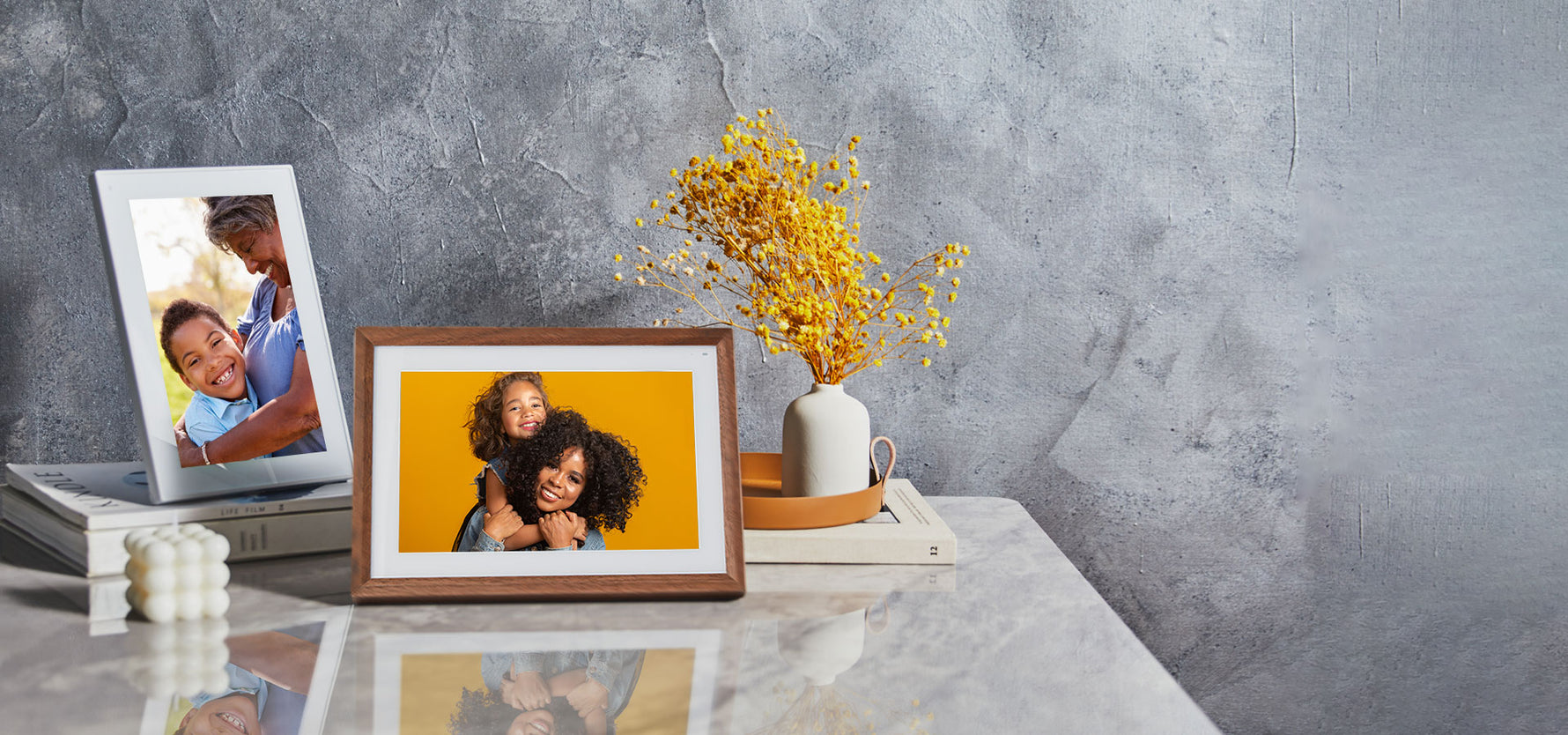 Cozyla | Smartest Digital Picture Frame with Alexa Built-in